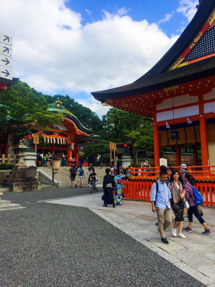 The Ultimate Guide to Kyoto’s Fushimi Inari Shrine - The Creative ...