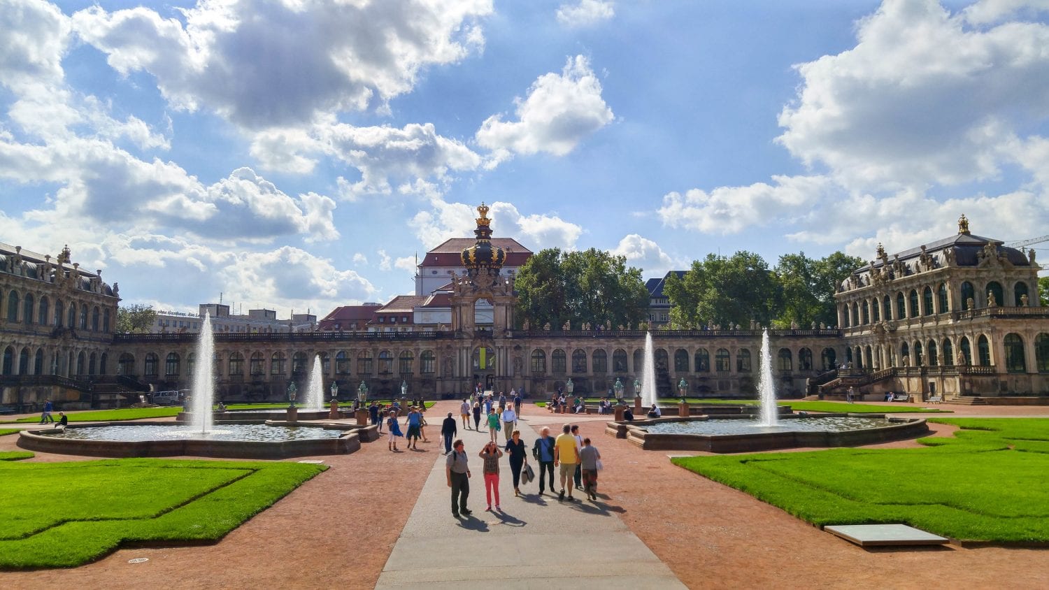 The Ultimate Self-Guided Walking Tour of Wonderfully Historic Dresden ...