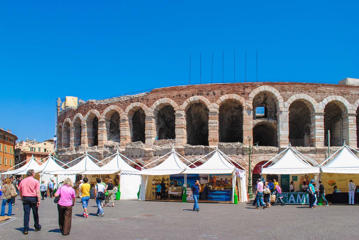The Ultimate Self-Guided Walking Tour to the Enchanting Streets of Verona Italy - The Creative ...