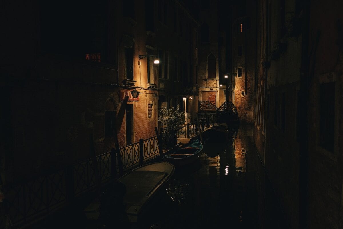 A Free Self-Guided Walking Tour of the Haunted Canals of Venice - The ...