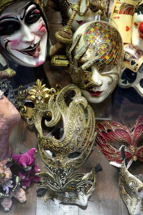 The Complete Guide to Venetian Carnival Masks - The Creative Adventurer