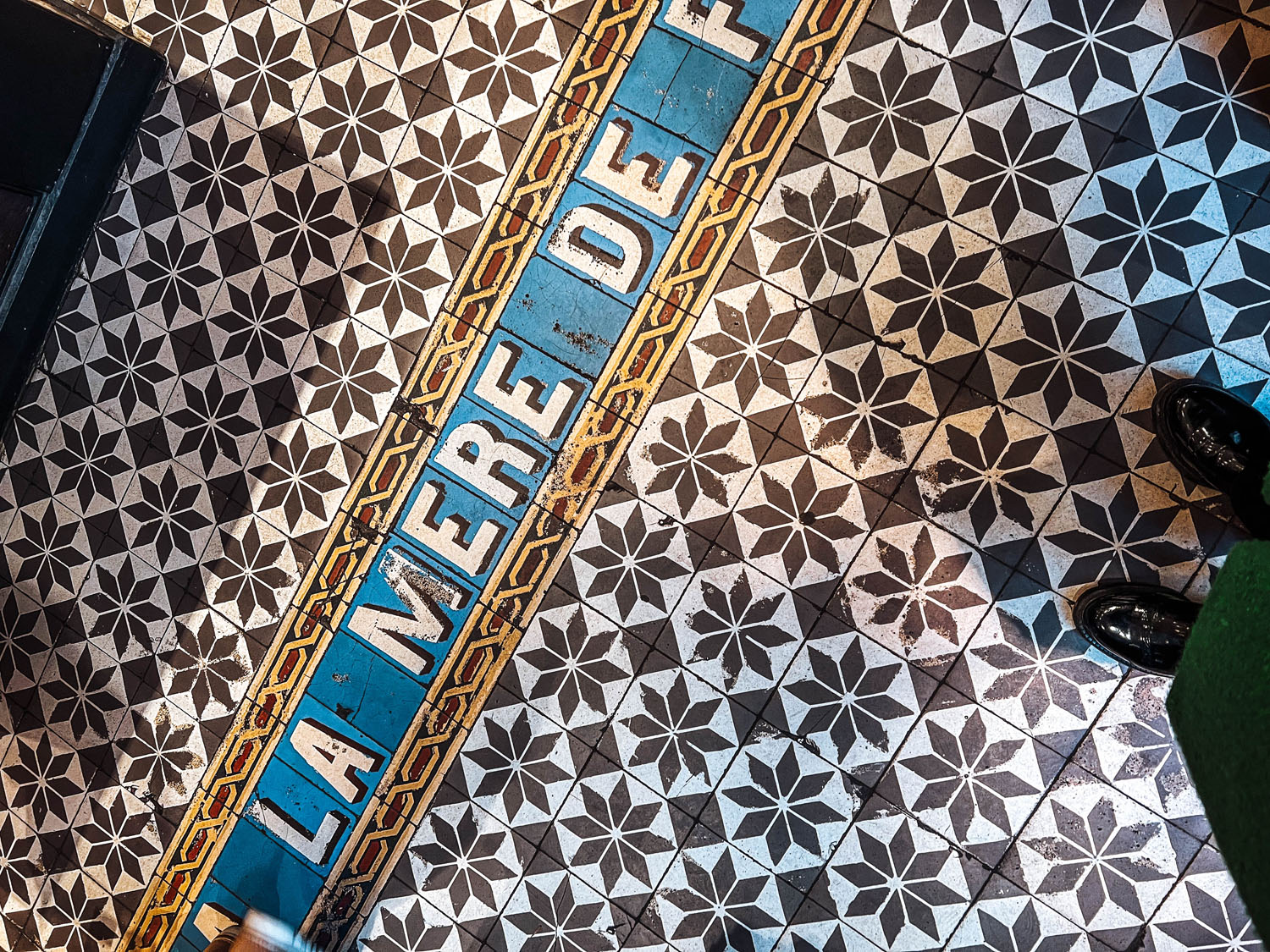 The Best 11 Historical Shops from All Over the World - The Creative ...