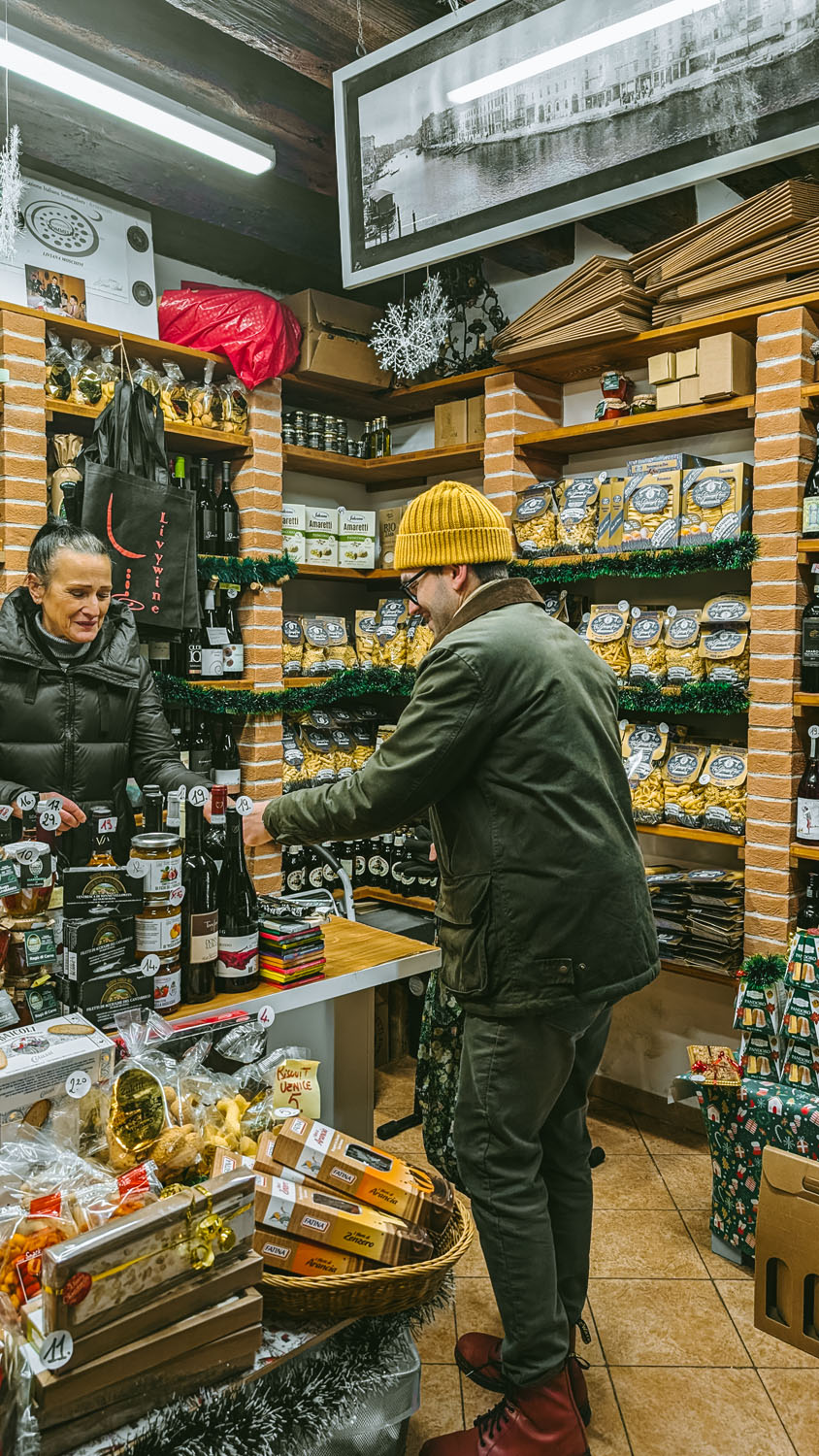 The Best Hidden Shopping Spots in Venice: A Guide to Unique, Non ...